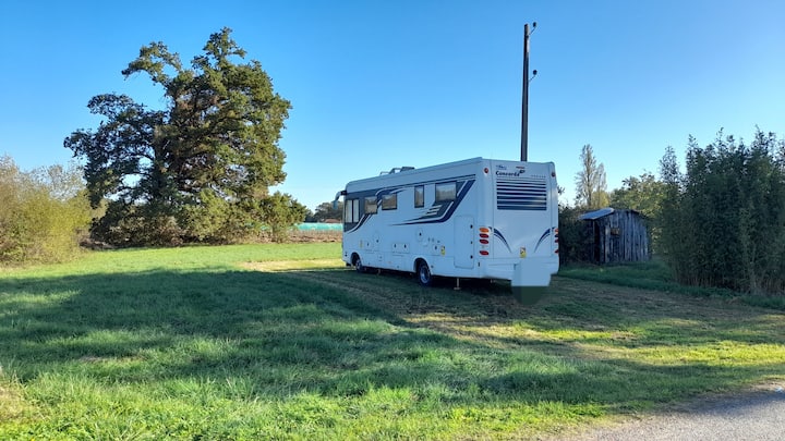 Emplacement Camping Car - Cazaubon