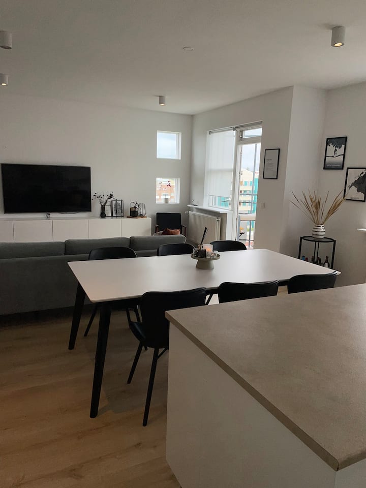 Lovely 2-bedroom Condo With Free Parking. - Iceland