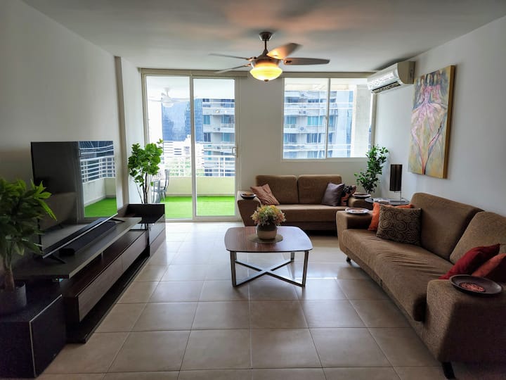 Spacious Downtown 3br Apartment W/huge Balcony - 파나마