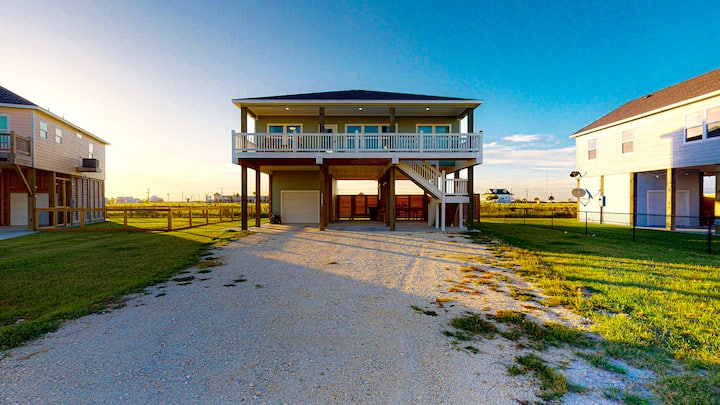 Cozy 3 Br/2 Ba In The Heart Of Bolivar Peninsula - Crystal Beach, TX