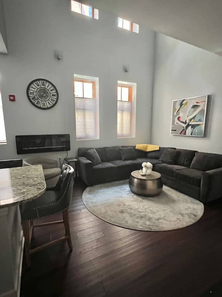 Modern Condo In The Heart Of Downtown Saratoga - Saratoga Springs, NY