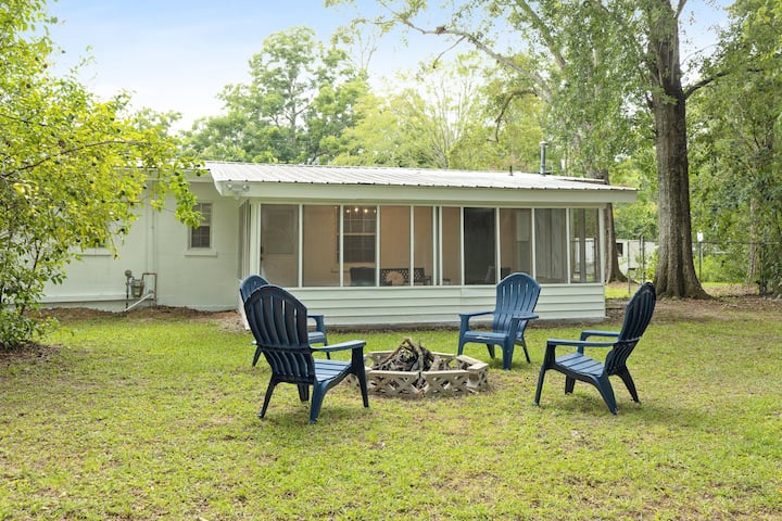 Large Patio, Fire Pit & Yard Near Fsu & Downtown - タラハシー, FL