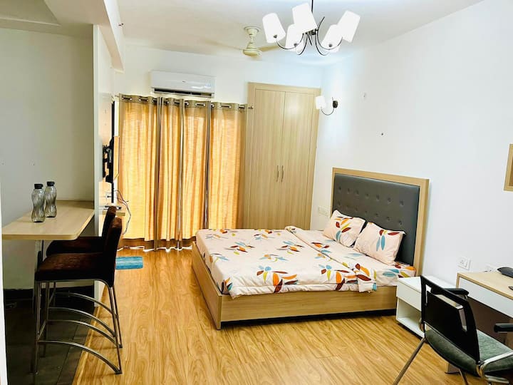 Arrow -2 By Noida Studios - Noida