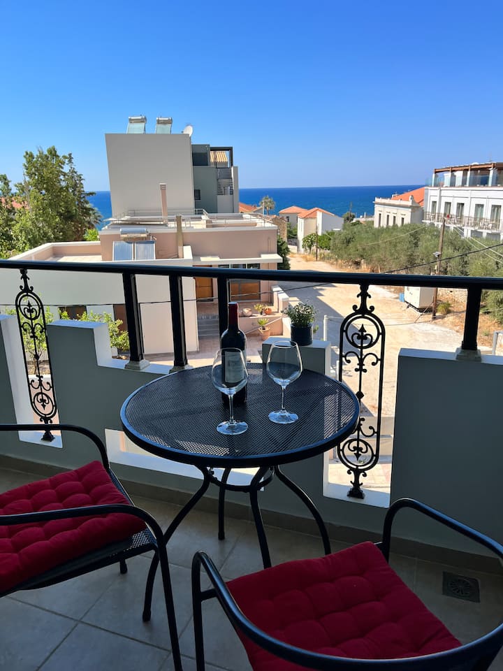 Museum Cozy Apartment | Sea View & 10' To Old Port - Chania
