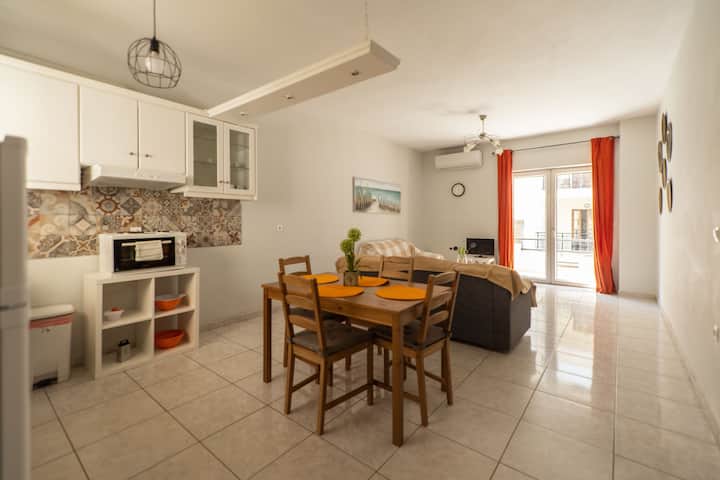 2bd+balcony, 4 Mins To Old Venetian Harbor+city - Chania