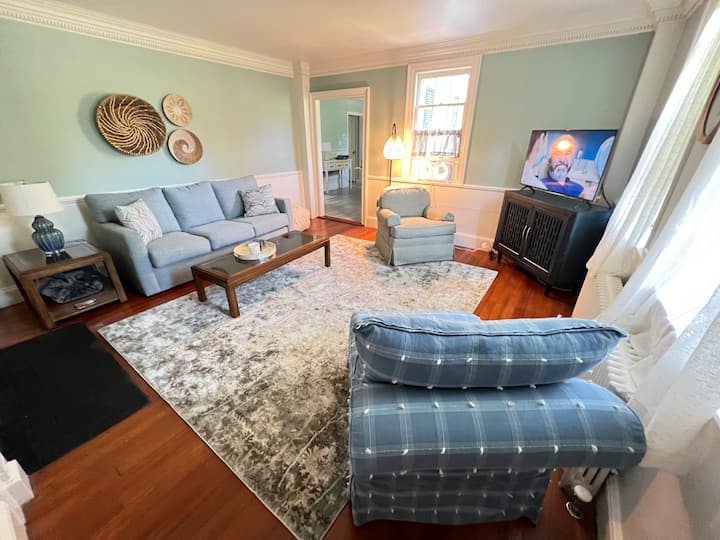 Location, Location!  Historic Downtown Falmouth! - Falmouth, MA