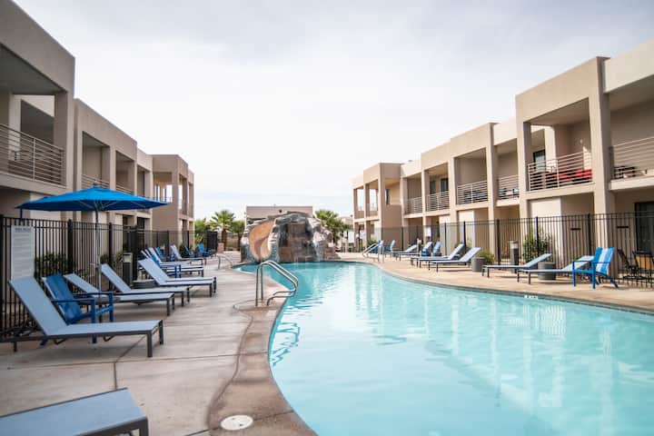 Lovely Lofts | Slps 14 | Golf | Pool | Pickleball - St. George, USA
