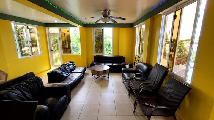2 Bedroom Penthouse Suite Peguyille - Port-au-Prince