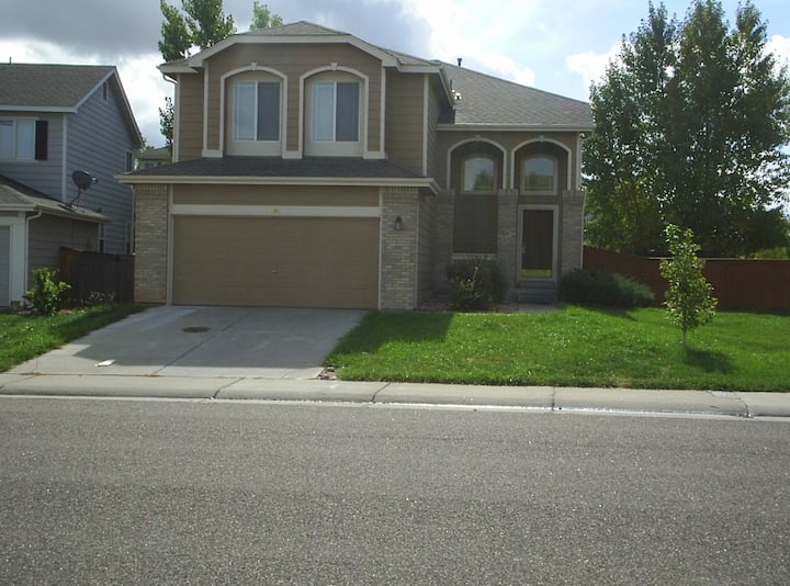Rent This Gorgeous Vaulted Ceiling Home - Highlands Ranch, CO
