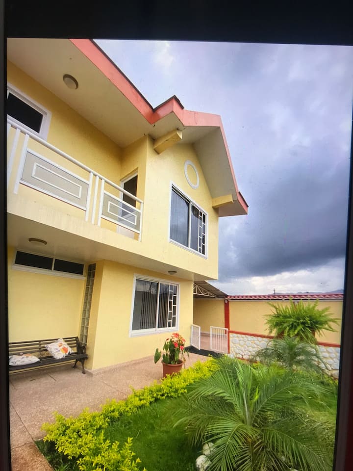 Linda Casa Con Piscina En El Puyo - Pastaza