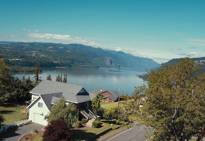 Beautiful Columbia River View 3 Bdrm King Bed - White Salmon, WA