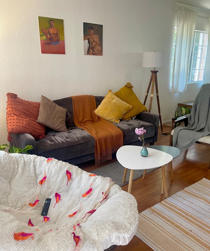 Quiet Serene Room In Heart Of Los Feliz! - Los Angeles, CA