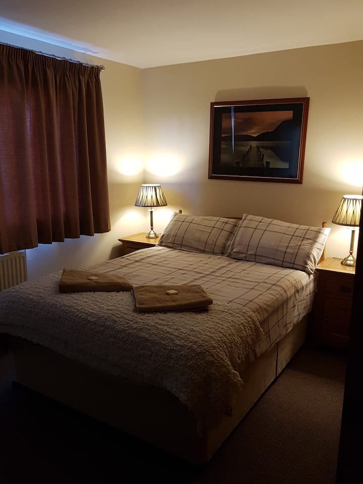 Double: Safe, Quiet Area
15 Min A'port/city Centre - Queensferry