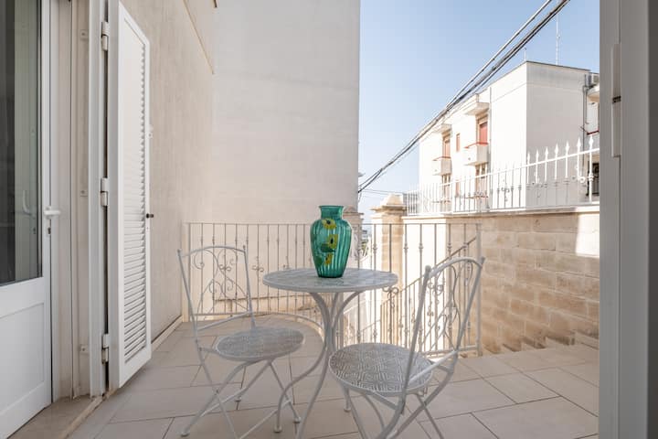 Dimora Lucrezia - Big & Central Apt With Parking - Ostuni