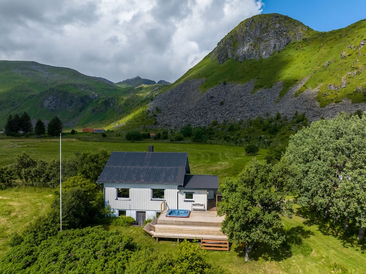 Soulful House In The Heart Of Lofoten With Jacuzzi - Stamsund