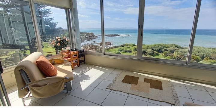 302 Bayview: Stunning Apartment; Magnificent Views - Hermanus