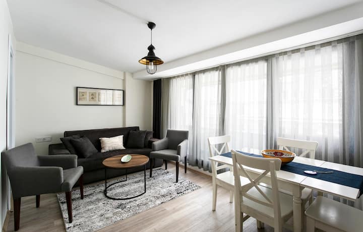 Bright, Comfy Suite With Balcony In Taksim 210 - Istanbul