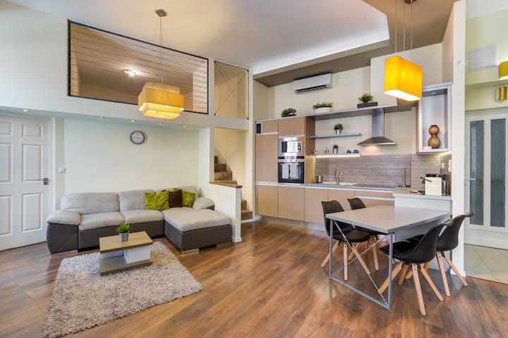 Spacious & Stylish Apartment In Downtown Budapest - Budapest