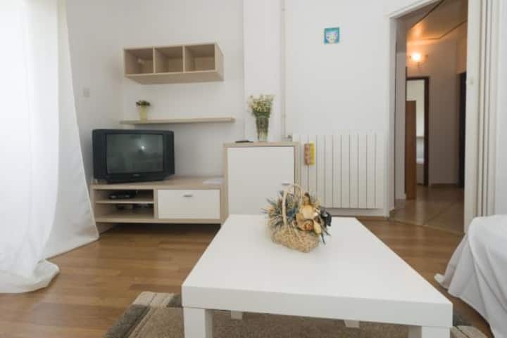 Leylandia Holiday Home- Apartment Rosemary+pool - Bale
