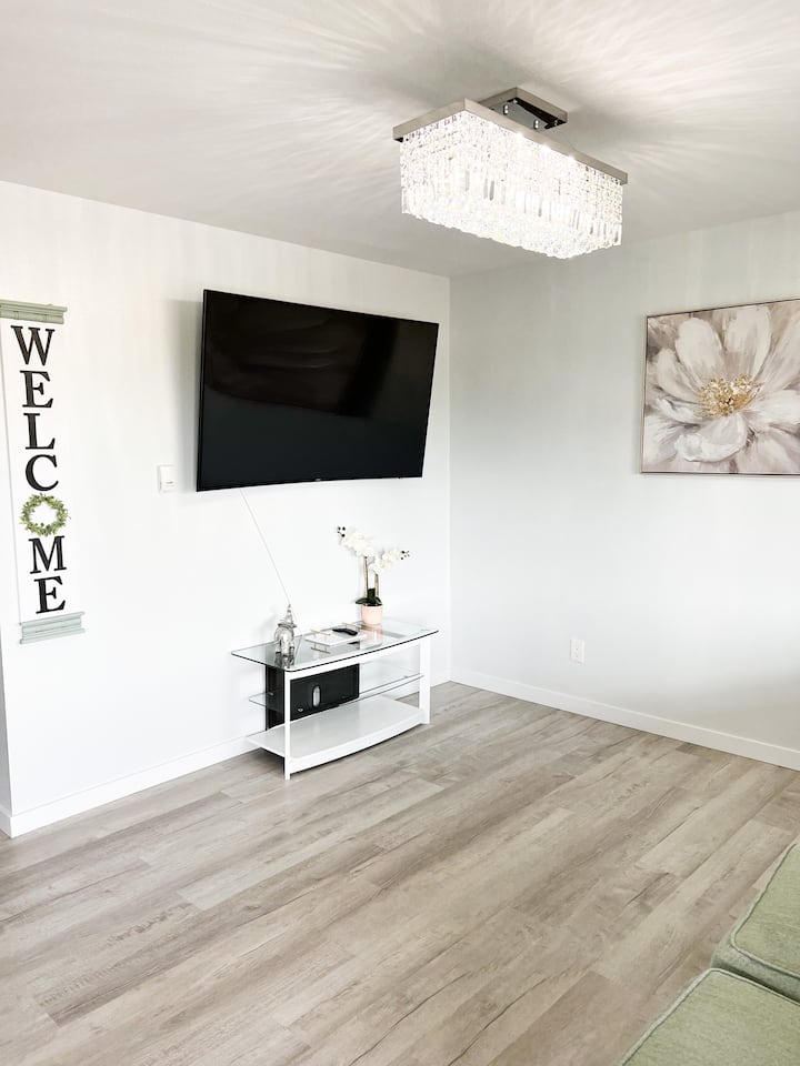 Elegant Suite 8 - Anchorage