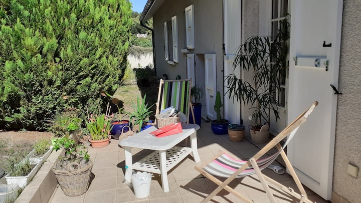 Chambre Simple Et Accueillante. Parking Gratuit. - Le Puy-en-Velay