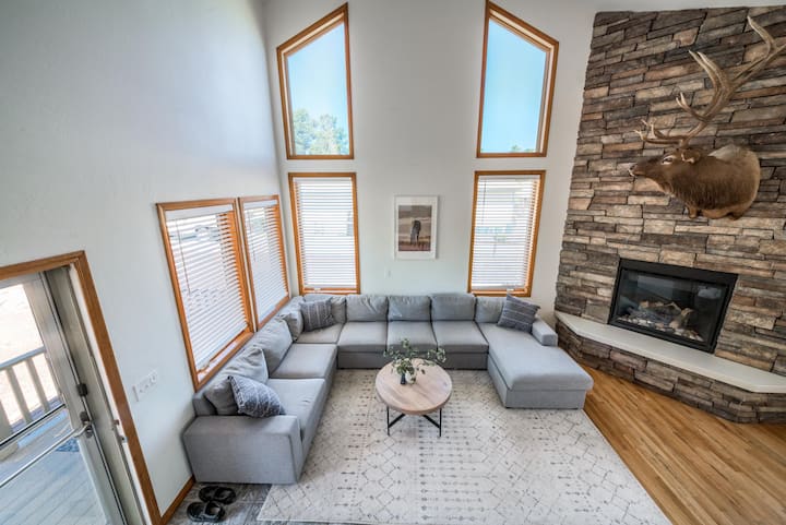 Cheerful 4 Bedroom Cabin In Golf Community! - Williams, AZ
