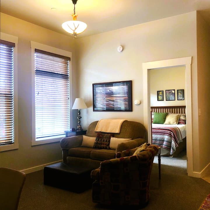 Warmth Cabin Style Chs #2 Monthly Stay - Spokane, WA