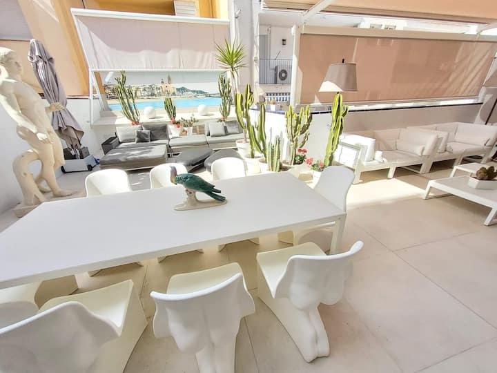 Céntrico Soleado, Baño Compartido-terraza De 70 M2 - Sitges