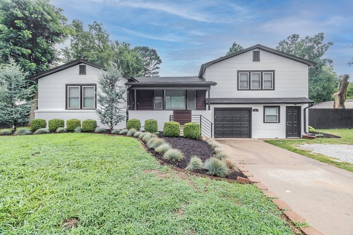 Villa Bella Elegant Family Retreat In Downtown - Bentonville