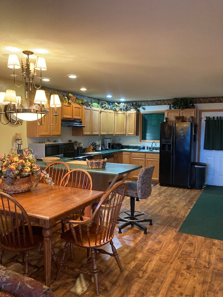 Spacious 4 Bedroom Pinehill Townhouse - Str-200260 - Lake Placid, NY