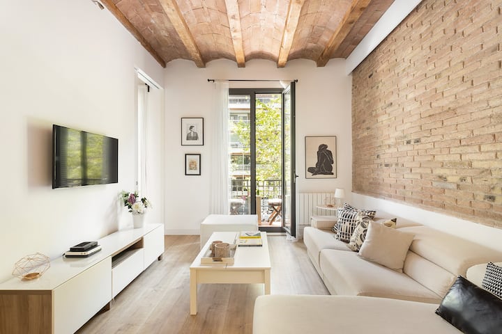 Elegant Apartment In Eixample Area - Barcelona