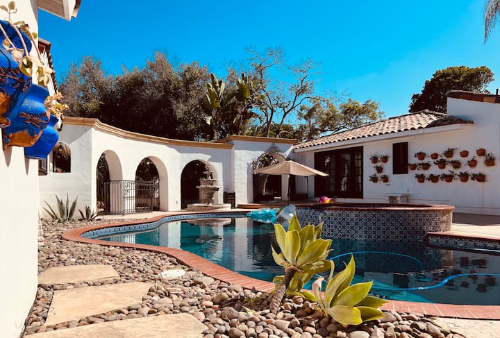 Hot Tub + Pool! New Listing! 2 Bedroom Pool House - 출라비스타