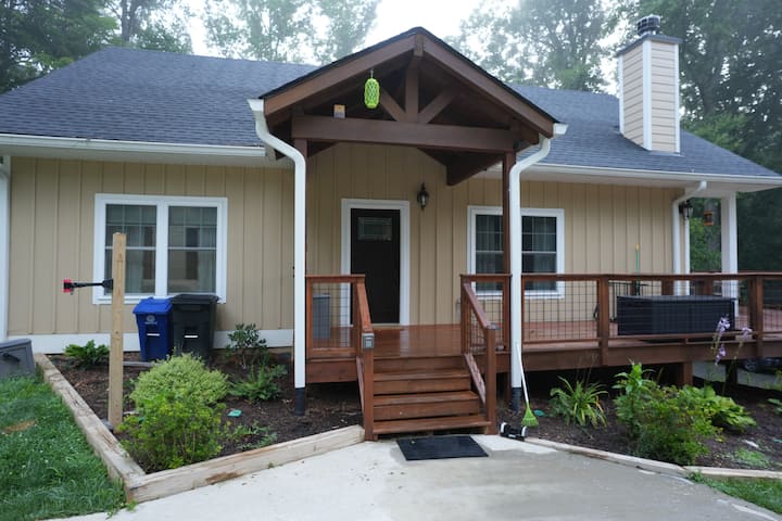 Pet Friendly Enclosed Yard And Close To Town - Brevard, NC
