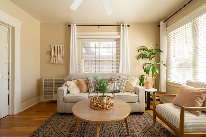 Charming Golden Hill Retreat - Steps From Downtown - Hillcrest - San Diego