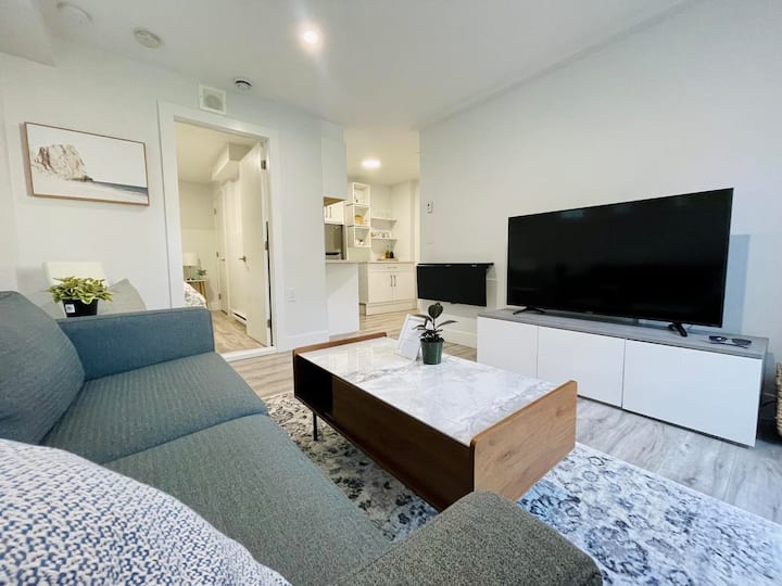 2br Suite In Grandview Woodland - 밴쿠버
