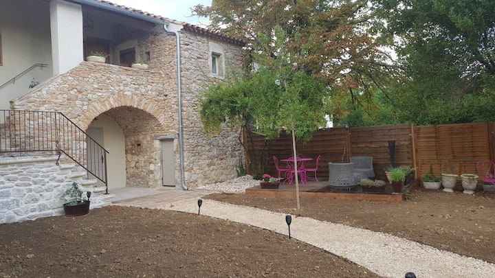 Le Gîte Du Mas Amouroux, Près Du Mont Bouquet - Gard