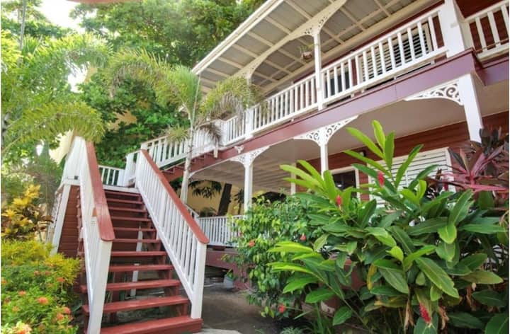 Entire Alux House -5 Separate Units, 5 Bed, 6 Bath - Placencia