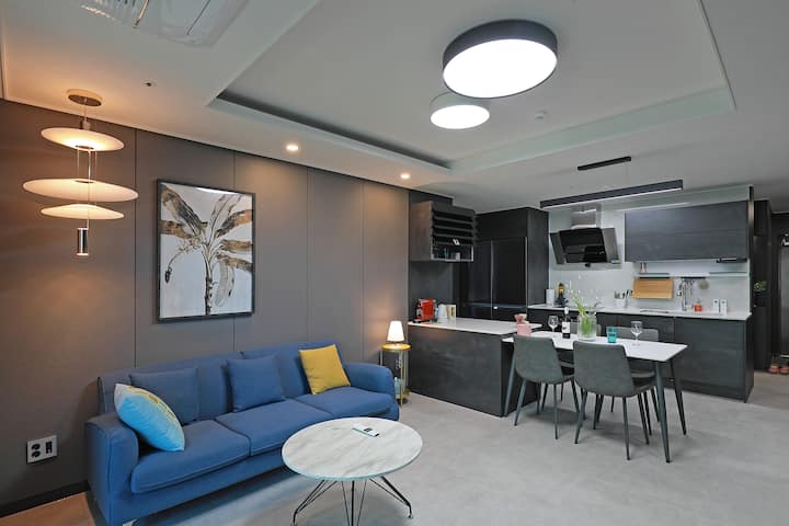 [Elmomento Osiria]#기장#롯데월드#24평신축레지던스#퀸2#시몬스#4-503 - Busan