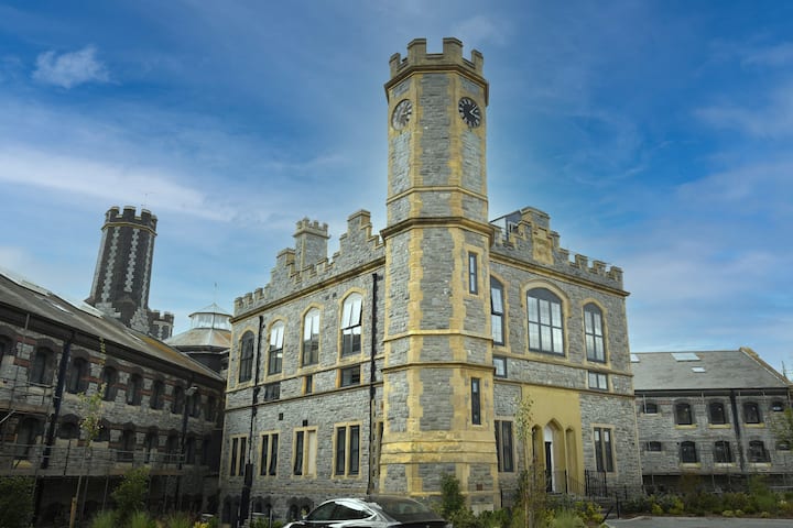 Fancy Staying In A Prison? Sleeps7 2bath W/parking - Portsmouth