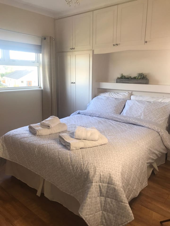 Cosy Room Available On Quiet Road Near Town Centre - Tralee