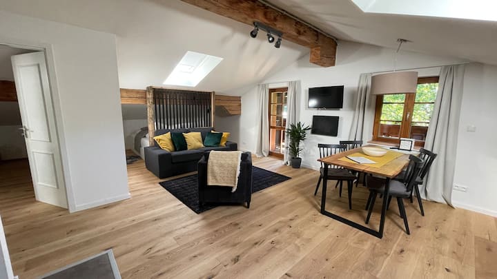 Wundervolle Dg-wohnung Mit Balkon & Blick Ins Grün - Marquartstein