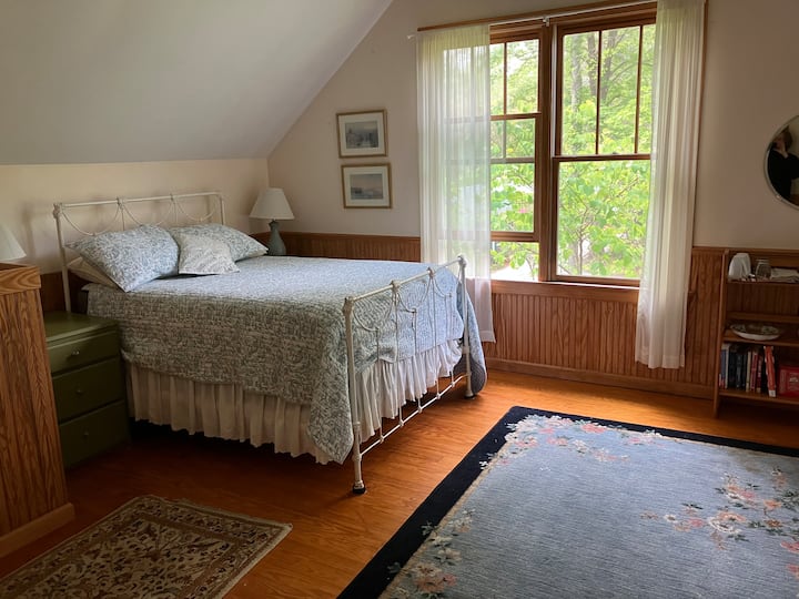 Spacious, Airy Bedroom In Central Sewanee - Sewanee, TN