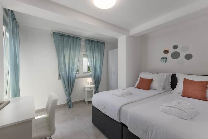 Apartman Za 2 Osobe Sa Izlazom Na Bazen B - Crikvenica