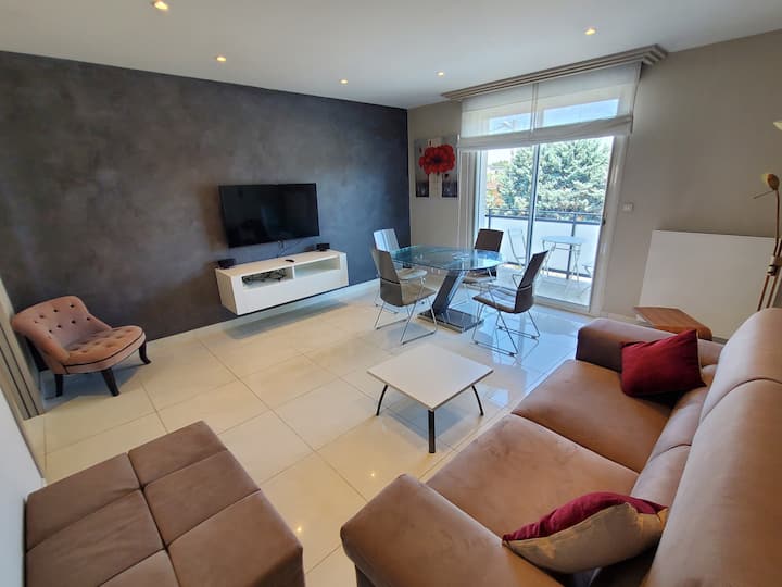 T3 Avec Parking Et Balcon-groupama Stadium/eurexpo - Meyzieu