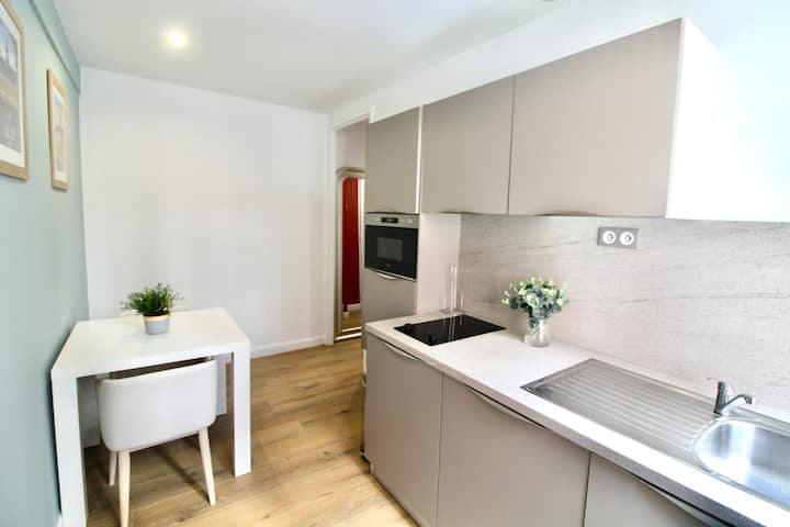 Studio Avec Chambre Séparée Au Calme ,Proche Gares - Lille