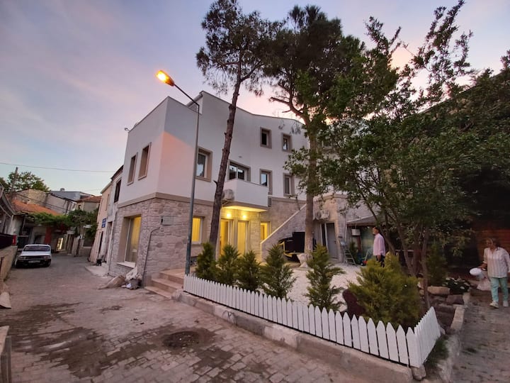 Foça Mari̇nada Oda - Foça