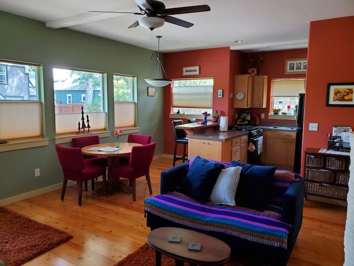 Cozy, Clean, Walk To Great Food, Music, Downtown - Hood River