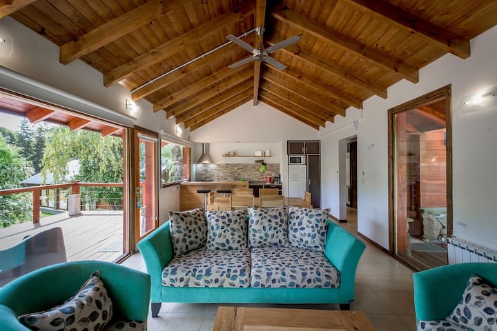 Casa Grün 6pax/pileta Climat/salon De Juegos - Villa La Angostura