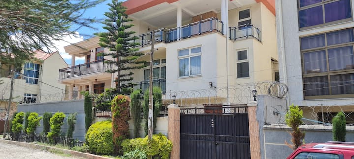 Spacious 6 Bedroom Family Villa With En-suites - Ethiopia