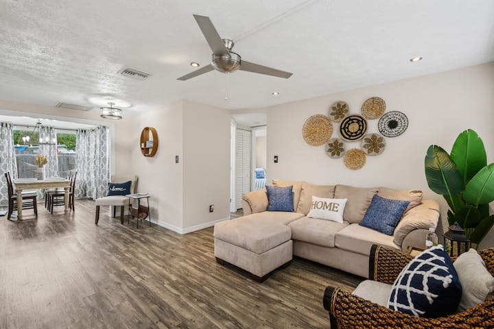 The Spanish Beach Home Only 10mins From The Beach! - Largo, FL